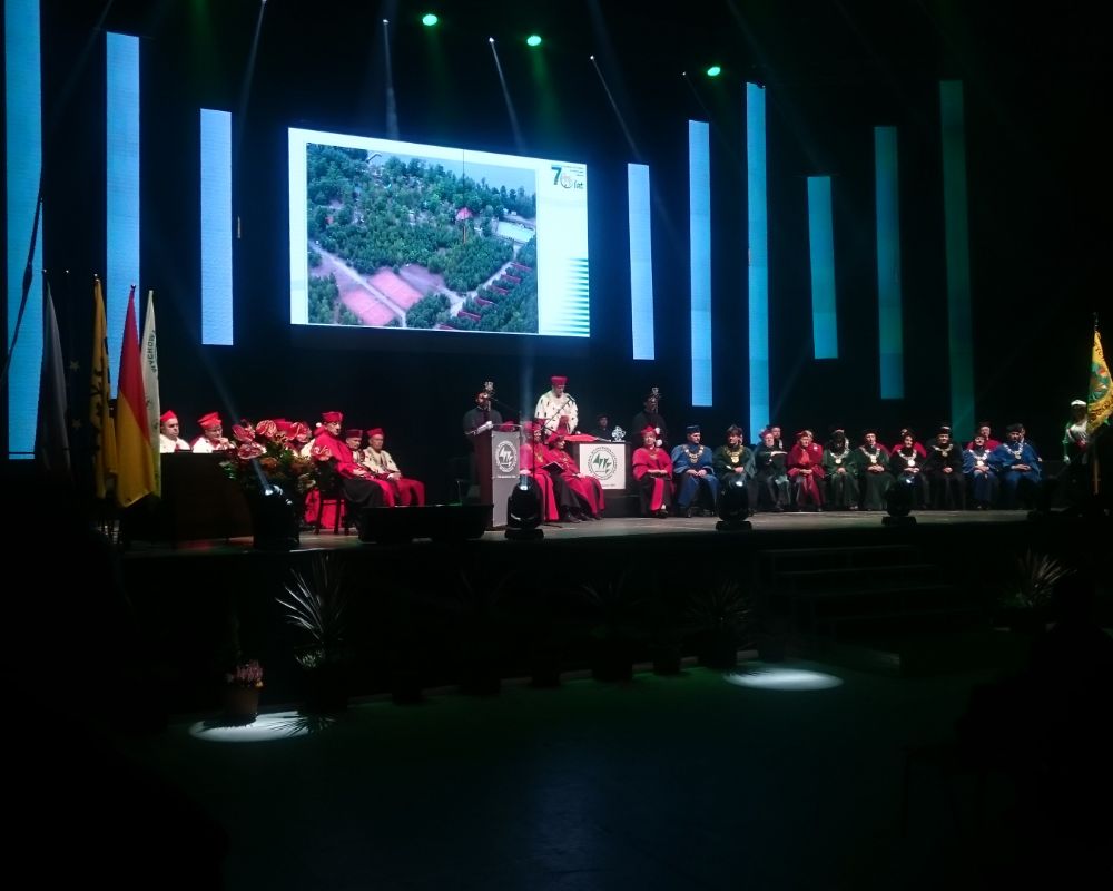 Church LED Video Walls | Large LED Screens for Churches